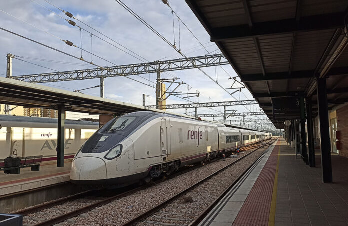 Renfe vende 45.000 billetes durante la primera semana para viajar a ...