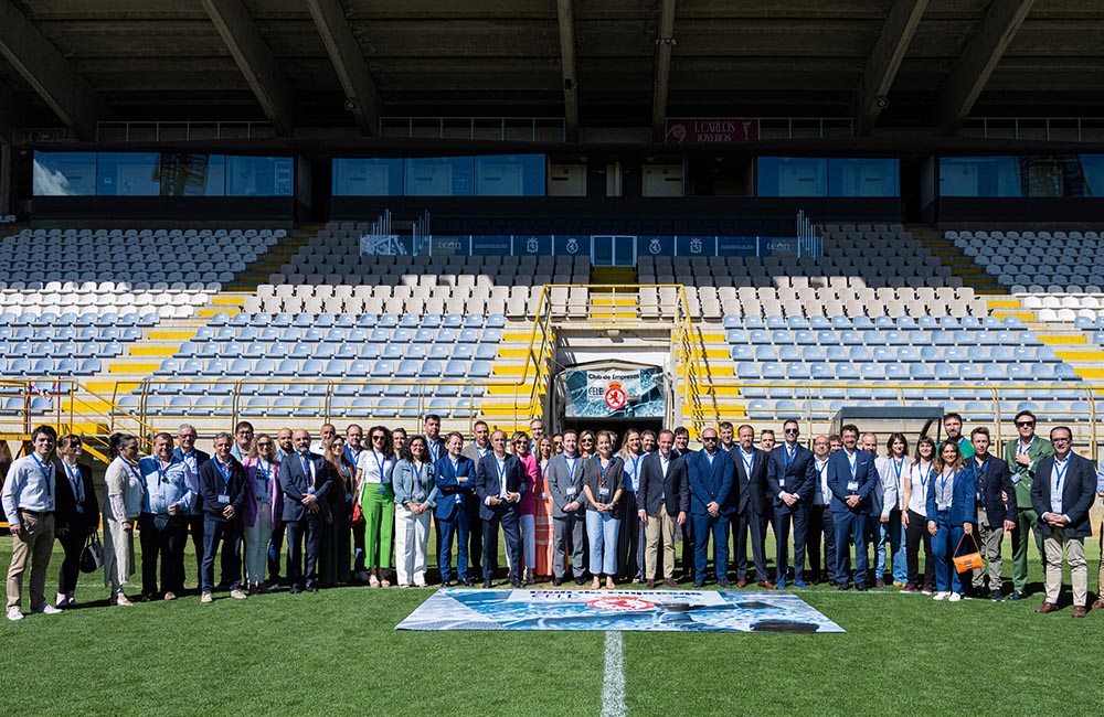 La Cultura, FELE y CaixaBank dan comienzo a los encuentros ‘Por la escuadra con…’