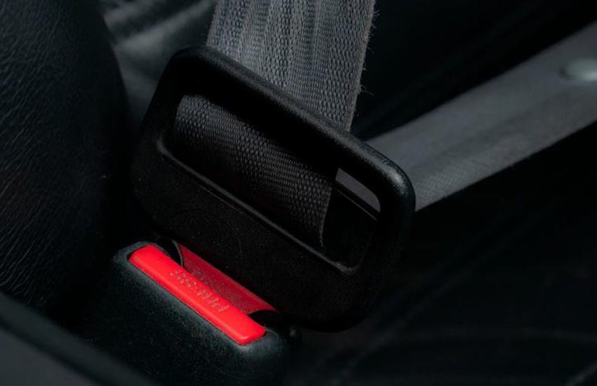 ¿Por qué es recomendable abrochar el cinturon trasero del coche aunque ...